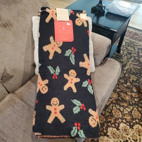The Cozy Cottage | Holiday | Gingerbread Man Throw Blanketnwt | Poshmark